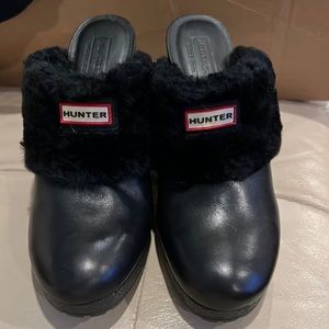 Hunter | Shoes | Hunter Black Leather And Brazilian Sheepskin Sherpa ...